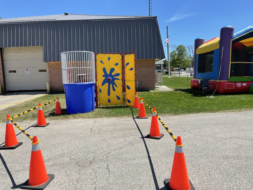 iFast Parties Dunk Tank Rental | Classic Party Entertainment | Fun and ...